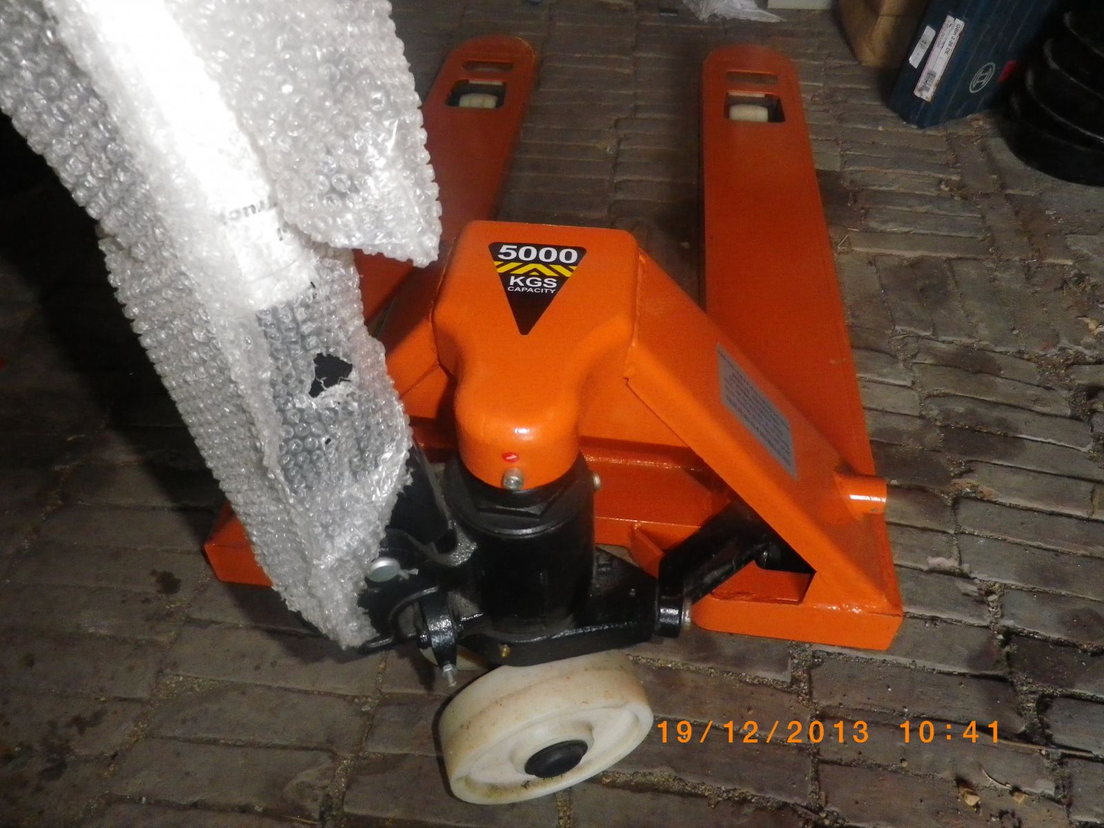 Sản Phẩm - XE NÂNG TAY THẤP 5T